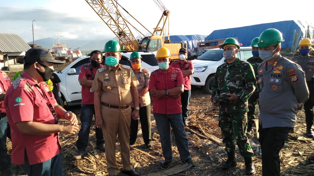 Bupati Luwu Pantau Aktifitas Plywood Eksport PT SGS - Media Center Diskominfo Luwu
