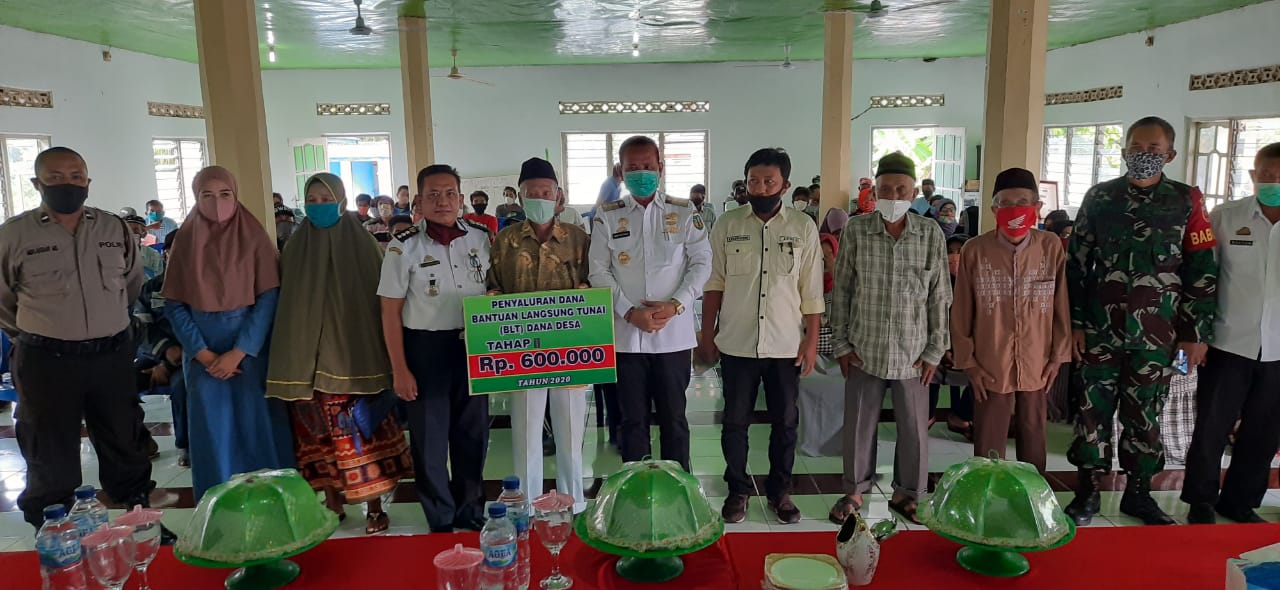 Salurkan BLT Tahap II, Bupati Terima Aspirasi Masyarakat - Media Center ...