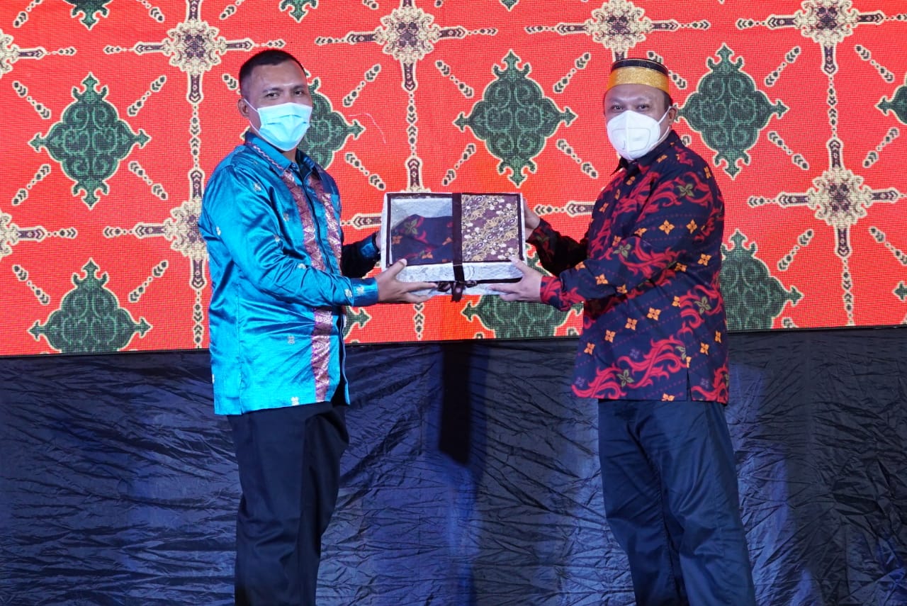 Melaunching Lima Motif Batik Luwu, Bupati Luwu : Ikon Ini Akan Diatur ...